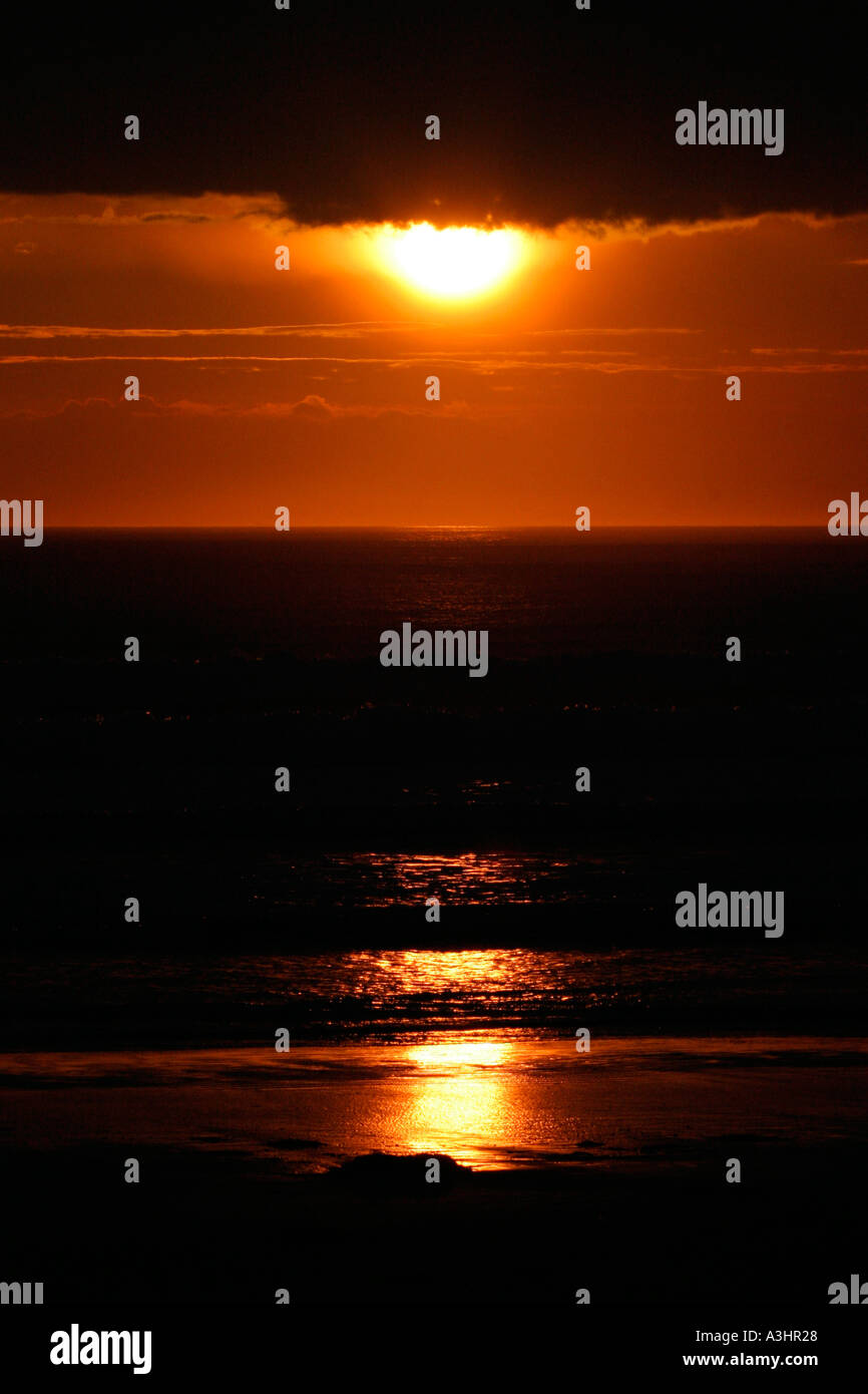 Sunset over island of islay hi-res stock photography and images - Alamy