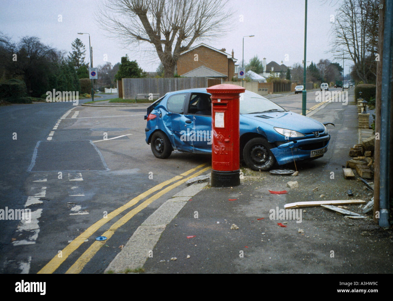 Crashed car hi-res stock photography and images - Alamy