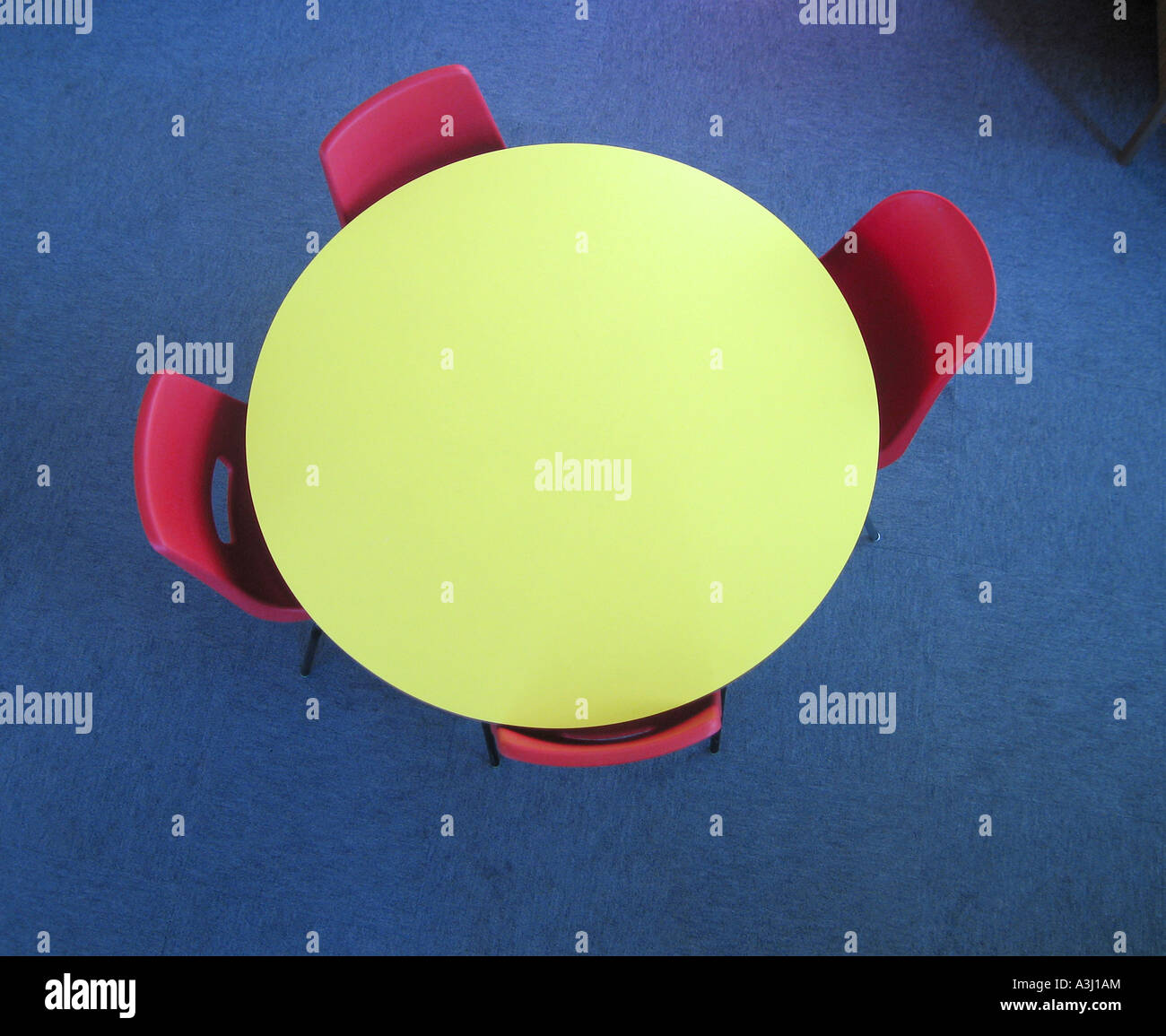 Birds eye view table chairs hi-res stock photography and images - Alamy