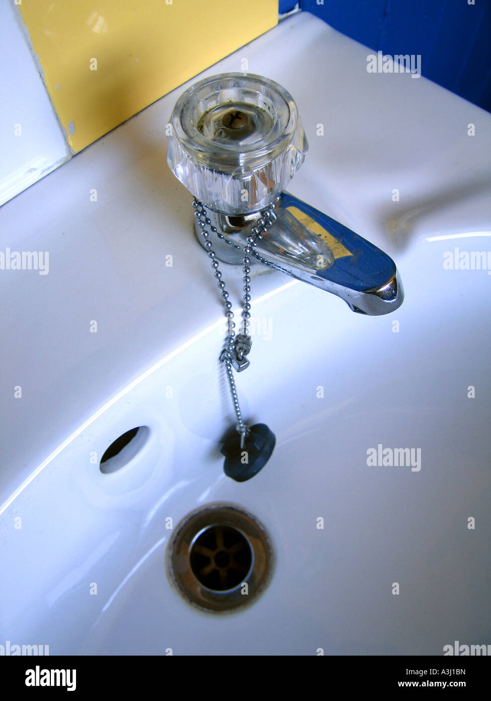 Washhand basin hi-res stock photography and images - Alamy