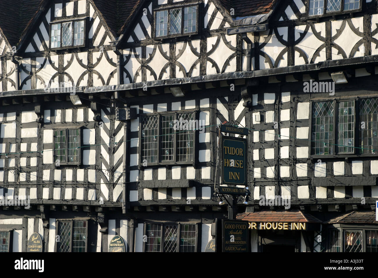 Tudor Inn High Resolution Stock Photography and Images - Alamy