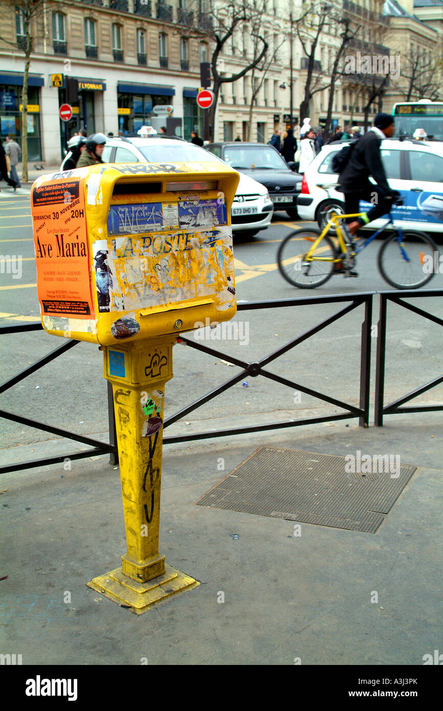 POST BOX. PARIS. FRANCE. EUROPE Stock Photo - Alamy
