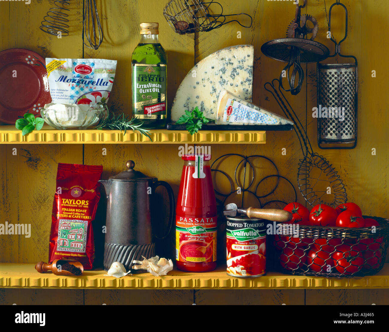 Italian food products Stock Photo - Alamy