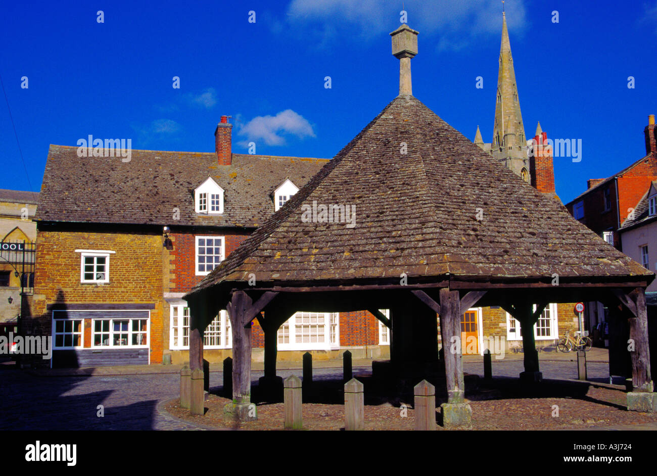Oakham butter cross hi-res stock photography and images - Alamy