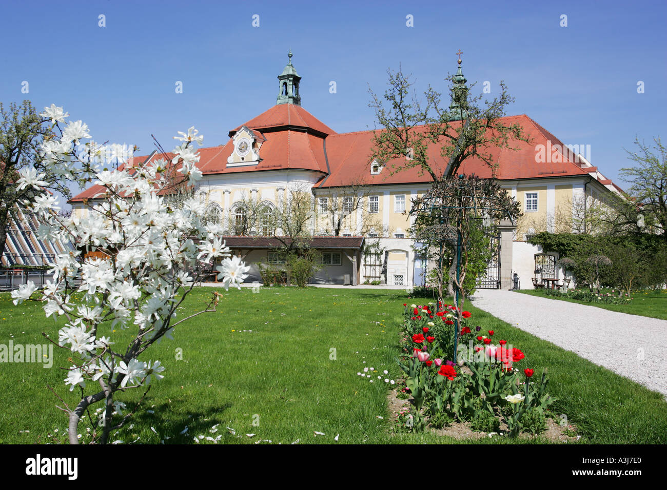 Historical garden hi-res stock photography and images - Alamy