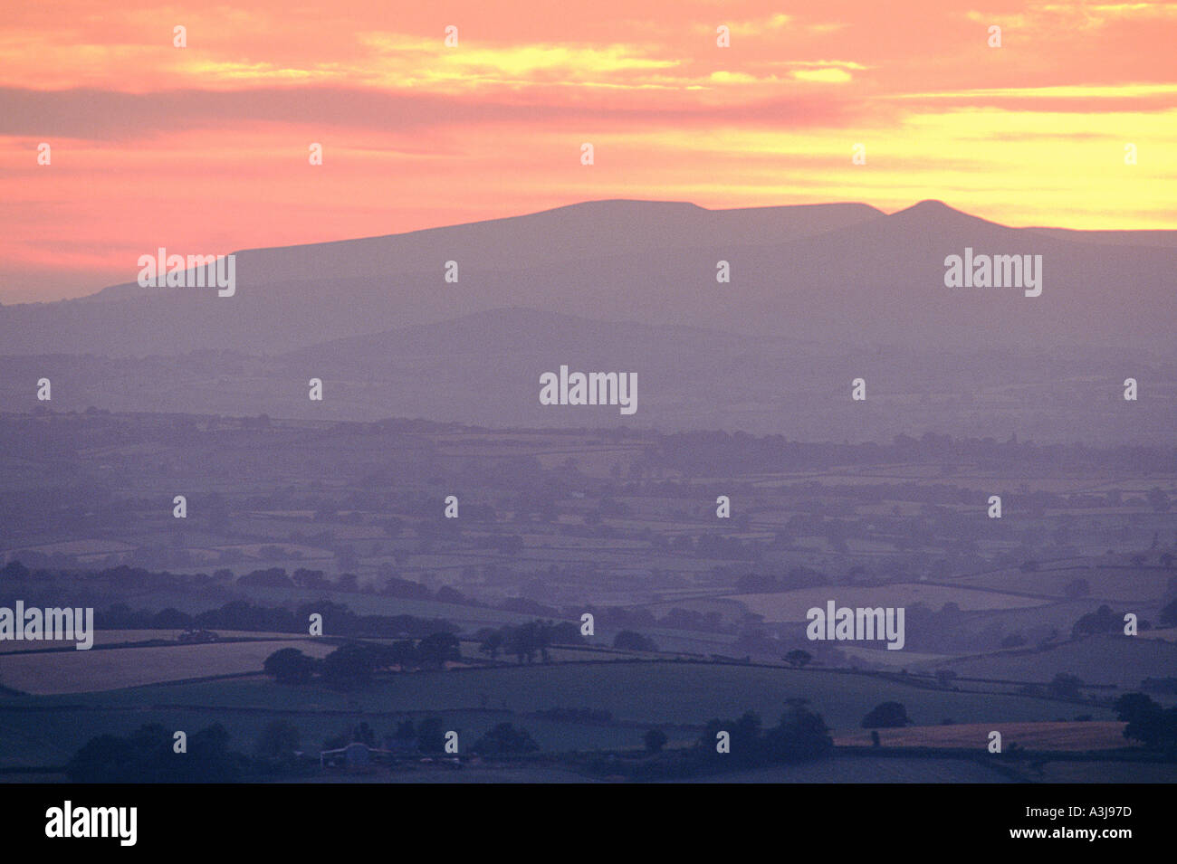 VIEW WEST ACROSS USK VALLEY LOOKING TOWARDS SUGAR LOAF MOUNTAIN WALES ...
