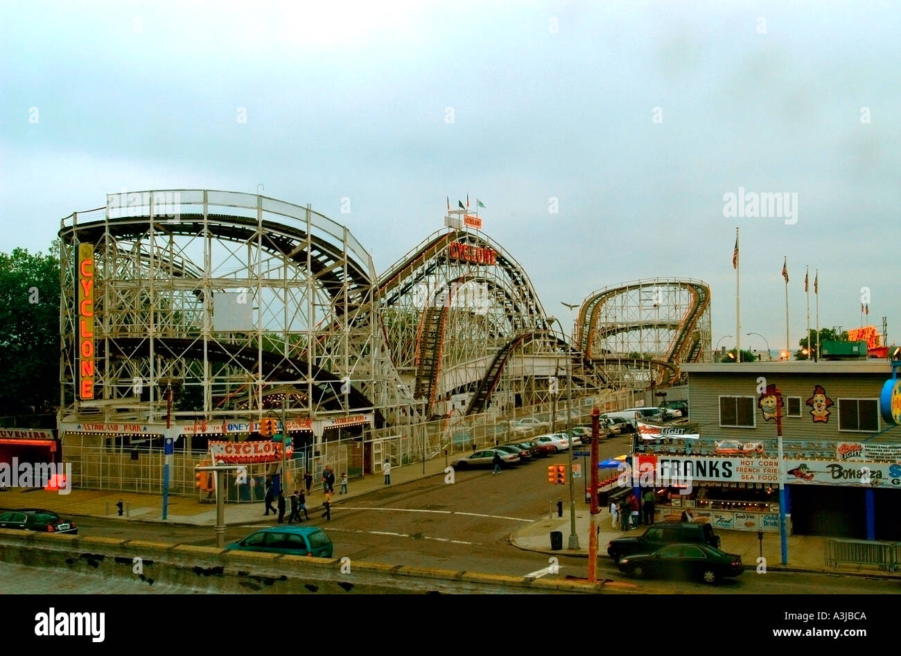 The Cyclone Roller Coaster at Coney Island Stock Photo - Alamy
