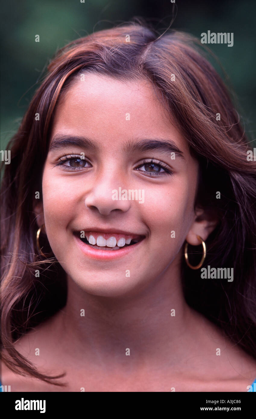 Young mixed race girl 12 13 years hi-res stock photography and images ...