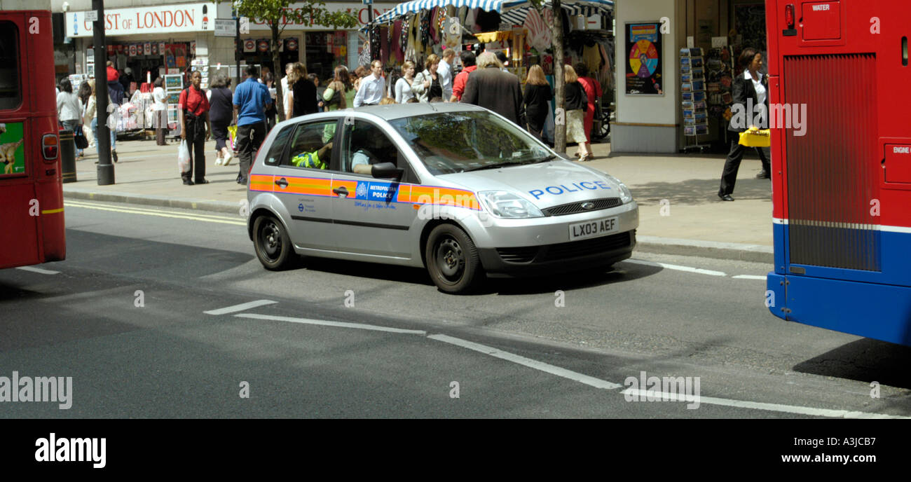 Metropolitan police on patrol in Oxford Street London Stock Photo - Alamy