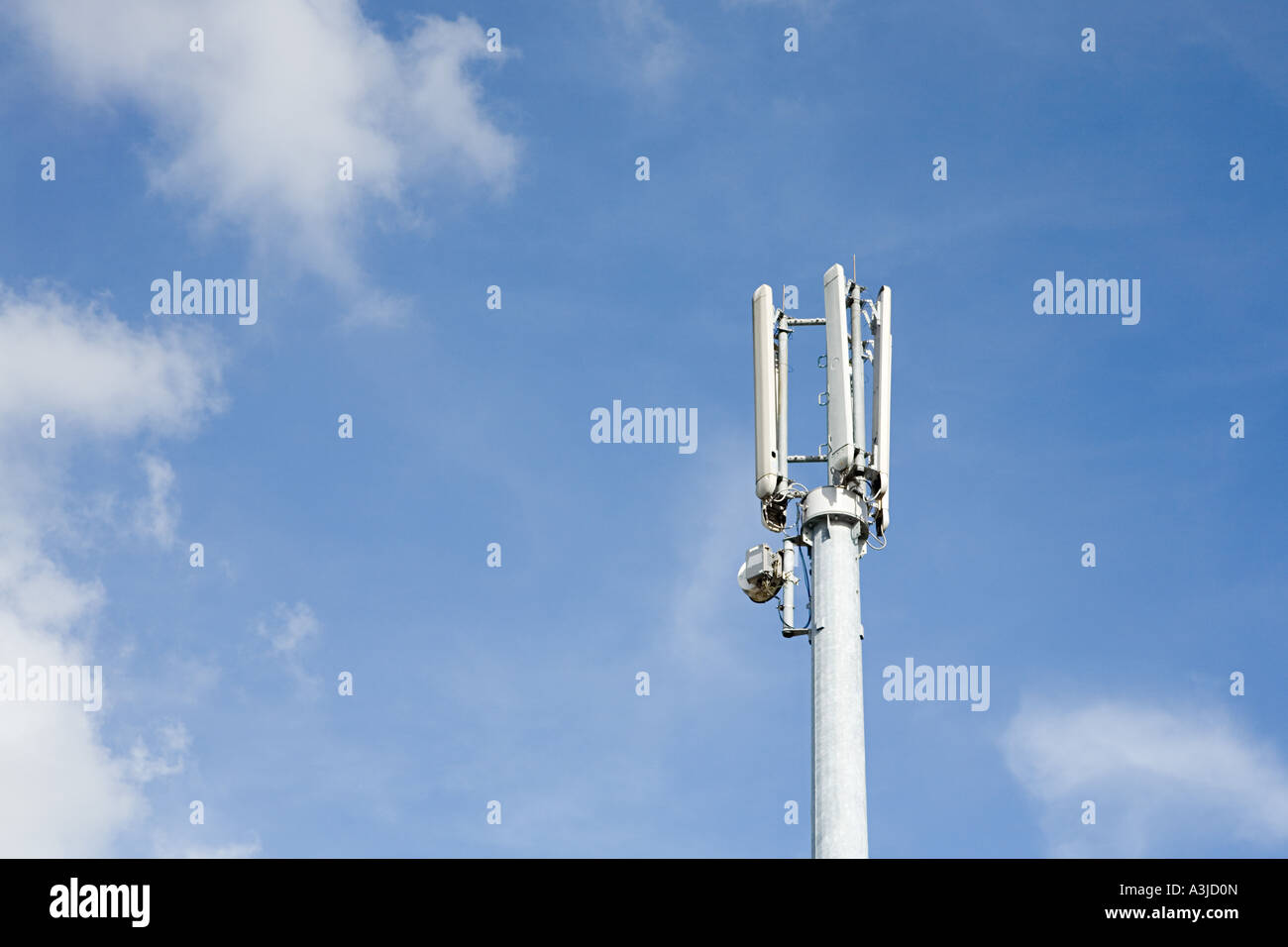 Communication mast hi-res stock photography and images - Alamy