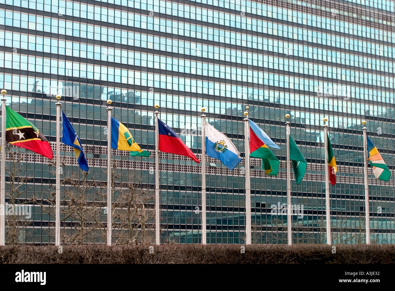 Un building flags hi-res stock photography and images - Alamy