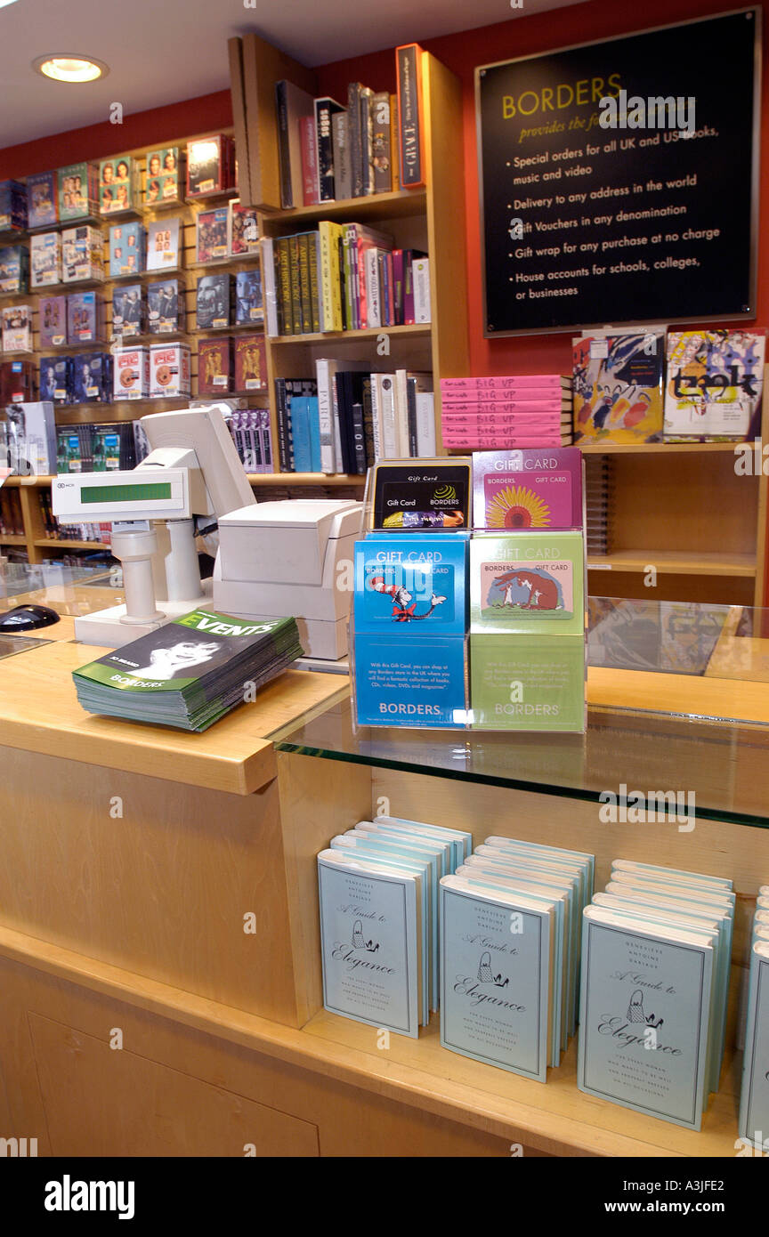 Counter in bookstore Stock Photo - Alamy