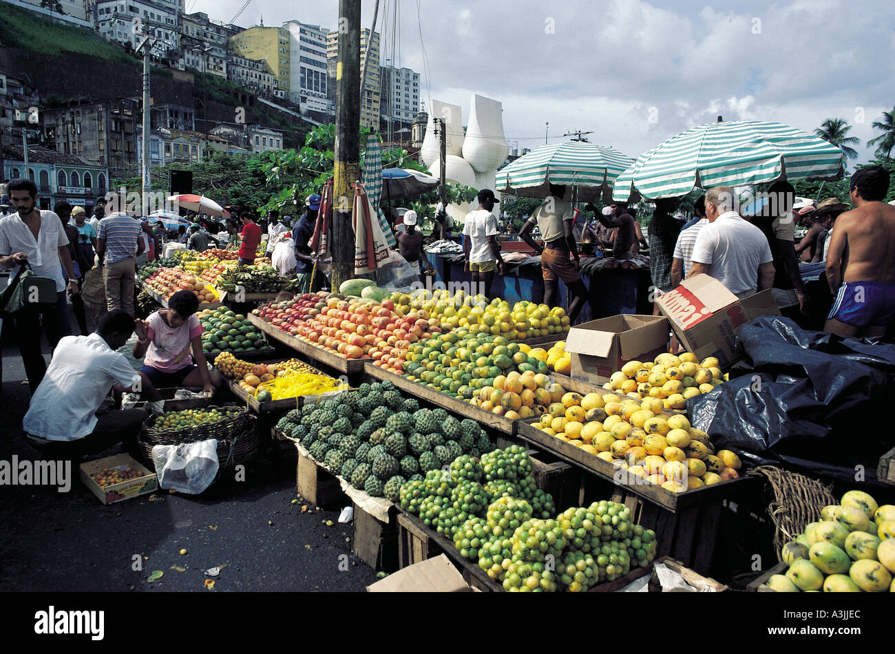 Market salvador brazil fruit hi-res stock photography and images - Alamy