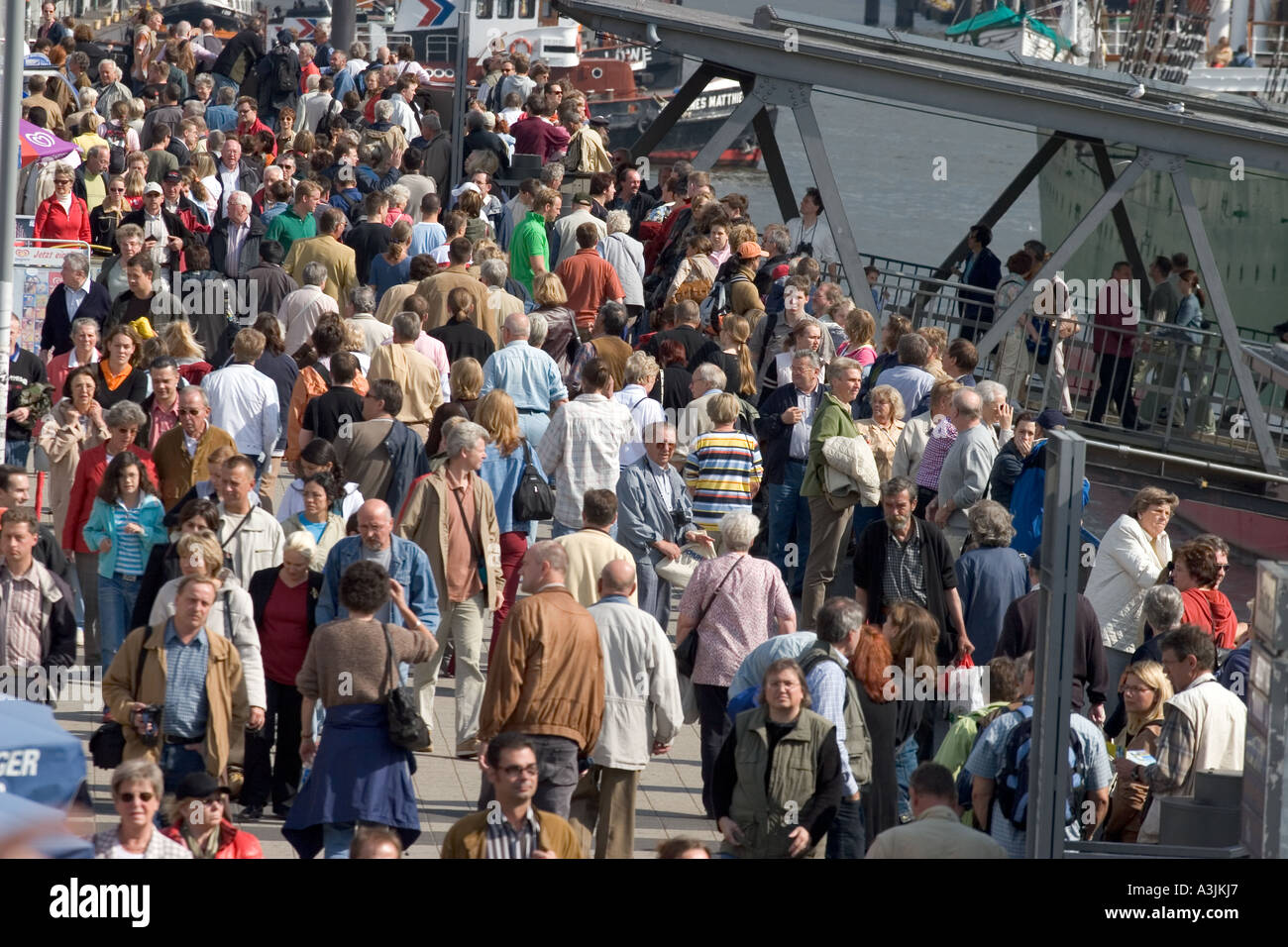Altitude hamburg germany people hi-res stock photography and images - Alamy