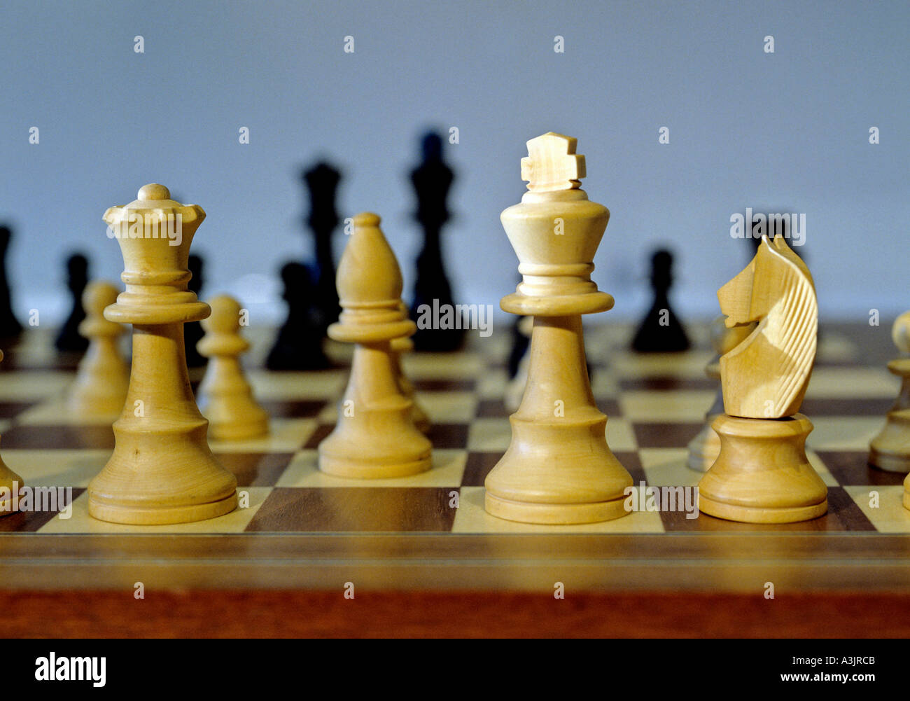 Chess defence hi-res stock photography and images - Alamy