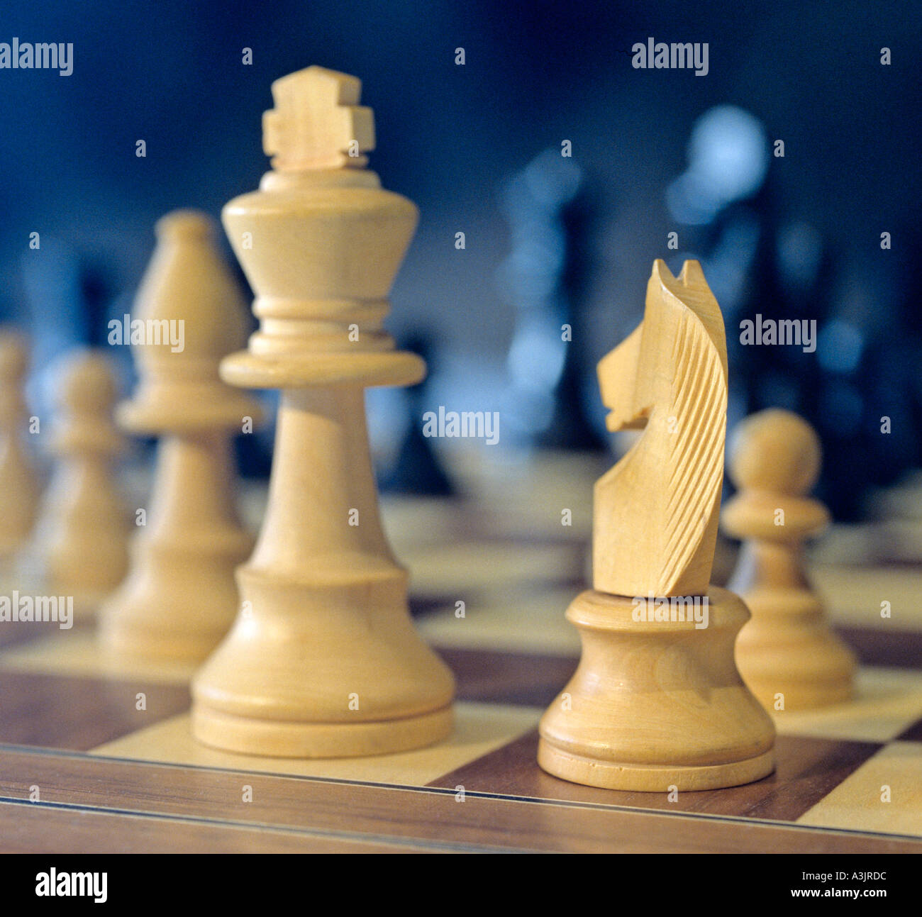 Chess defence hi-res stock photography and images - Alamy