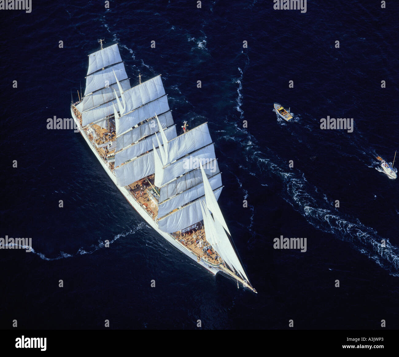Schooner under sail hi-res stock photography and images - Alamy