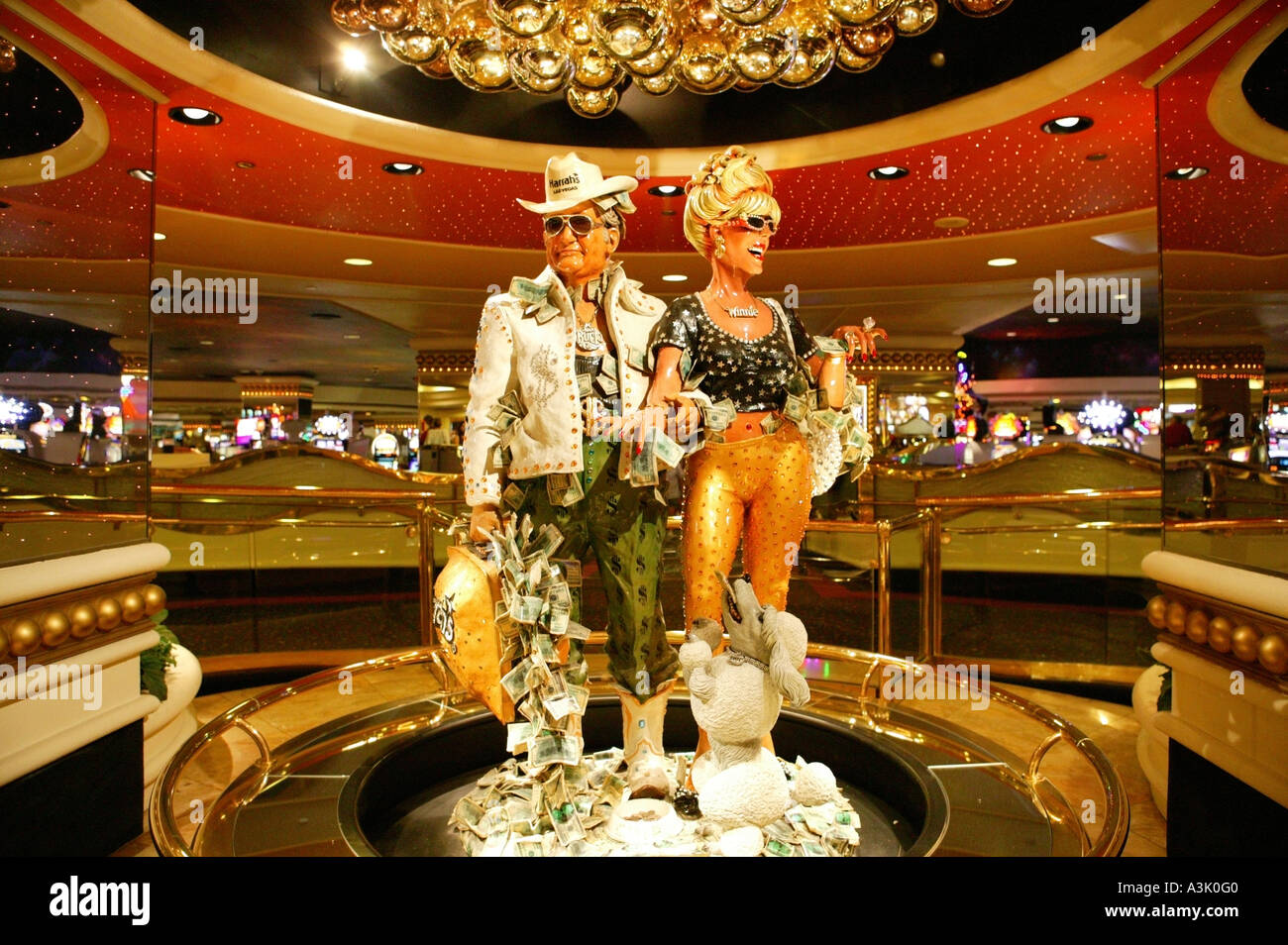 Buck winnie statue hi-res stock photography and images - Alamy