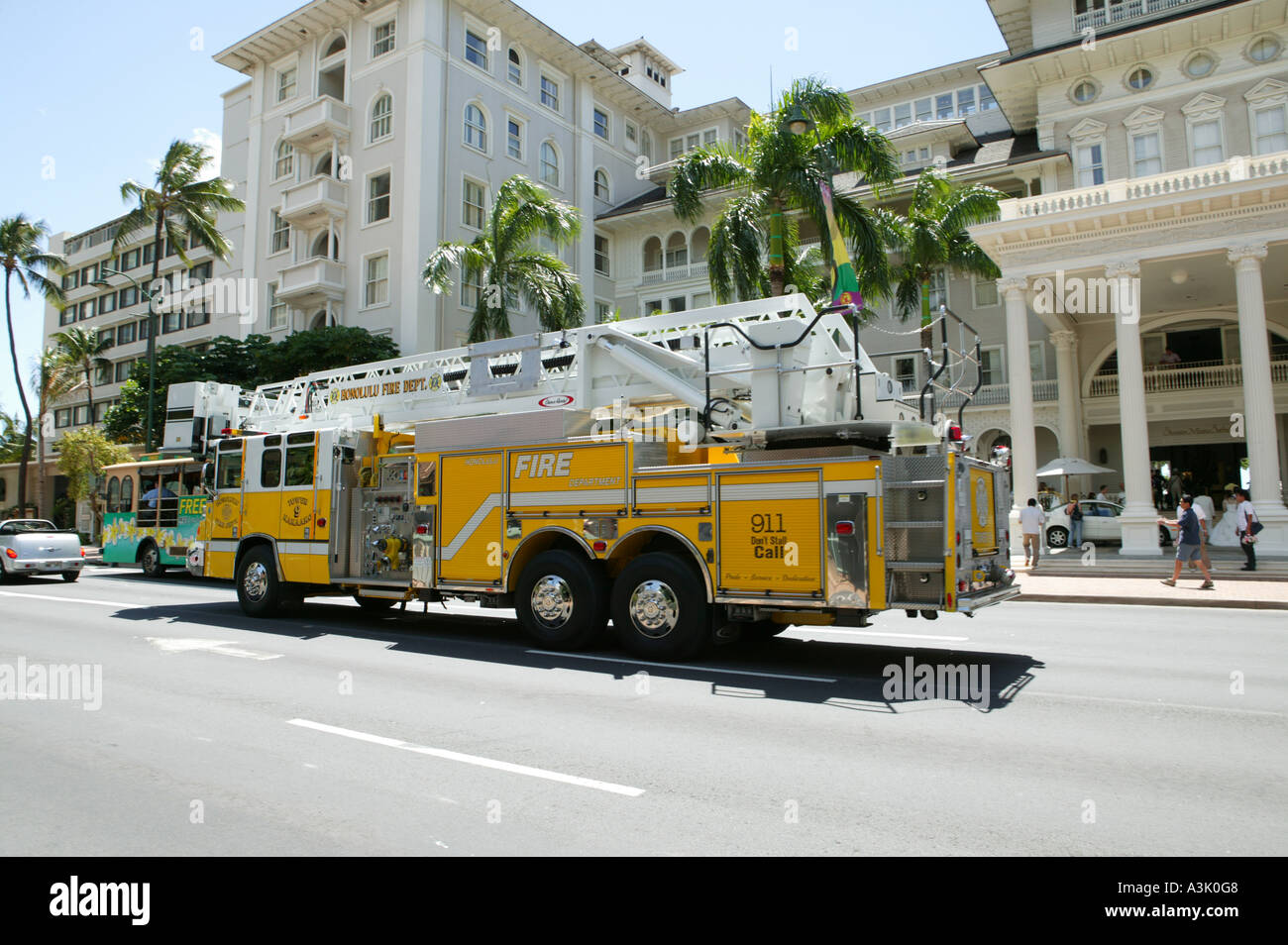 honolulu yellow fire engine Stock Photo - Alamy