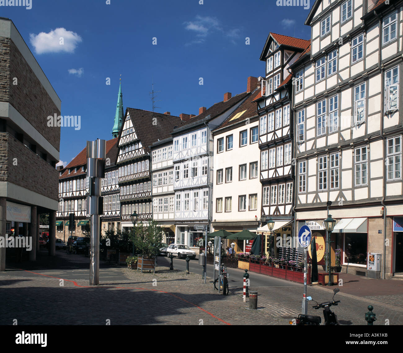 Altstadt von Hannover mit Fachwerkhaeusern am Holzmarkt und in der ...