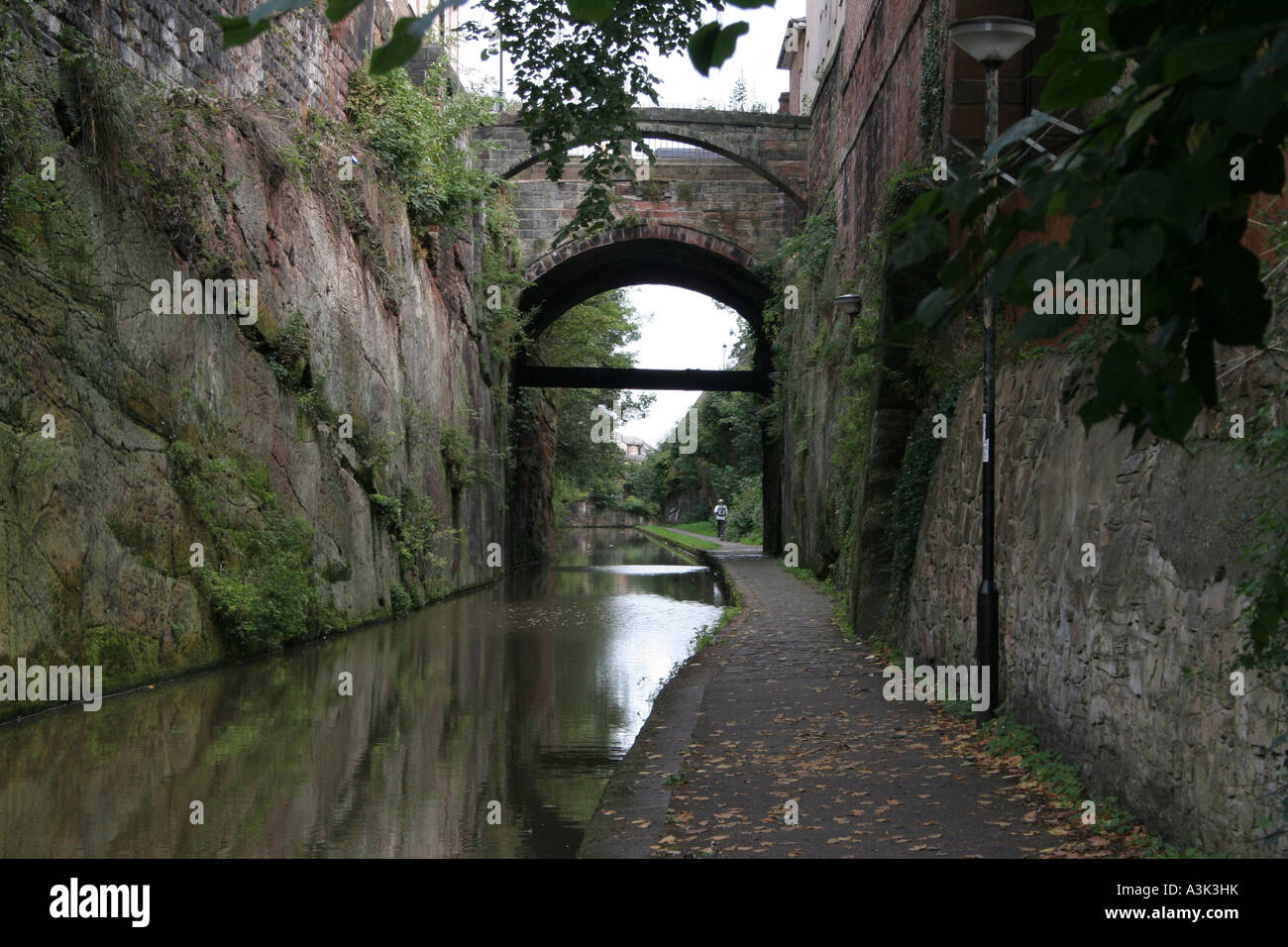 The Shropshire Union Canal, Chester from beneath the city walls Stock ...
