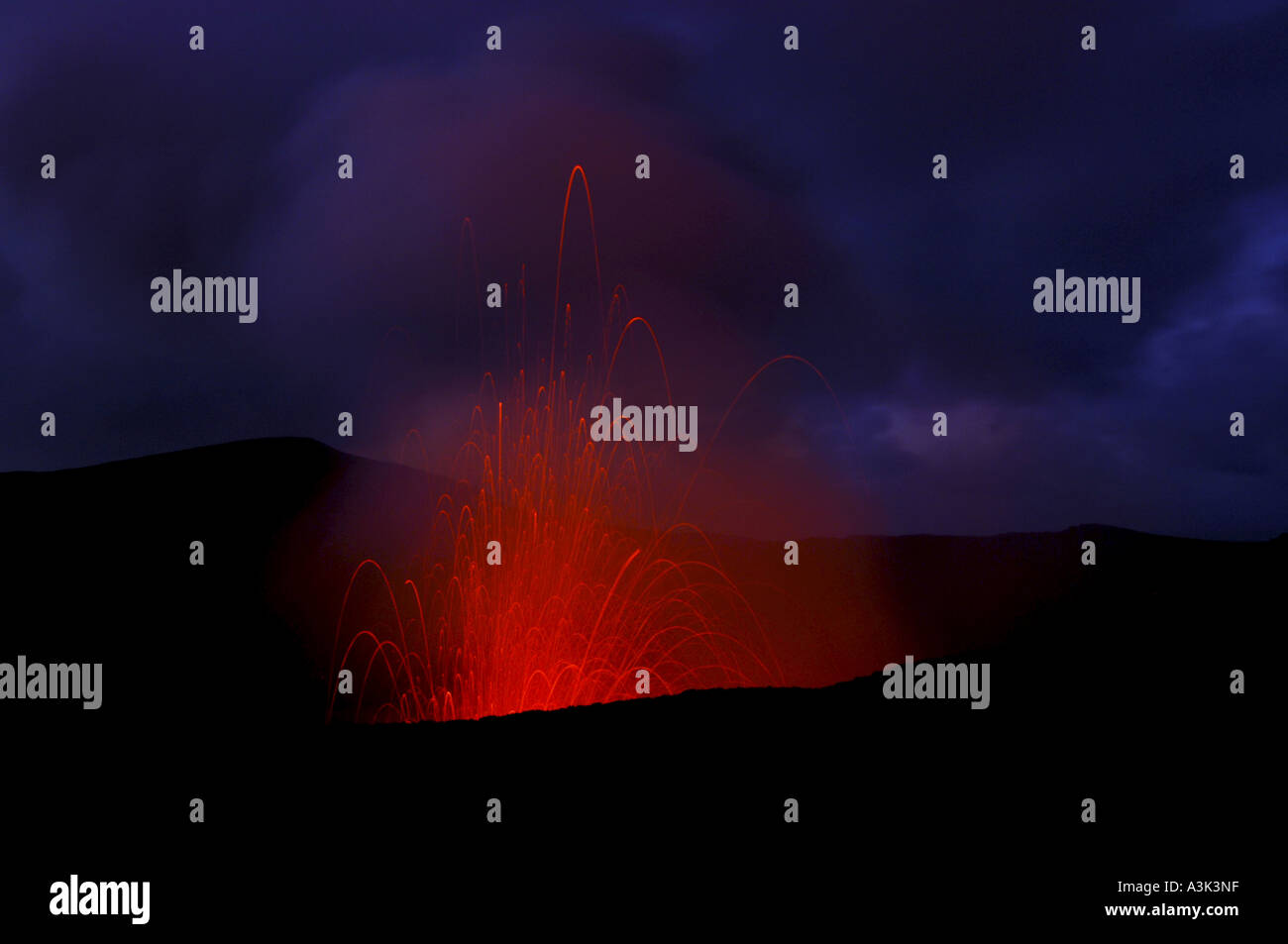 Mount Yasur volcano erupting on Tanna island in Vanuatu Stock Photo - Alamy