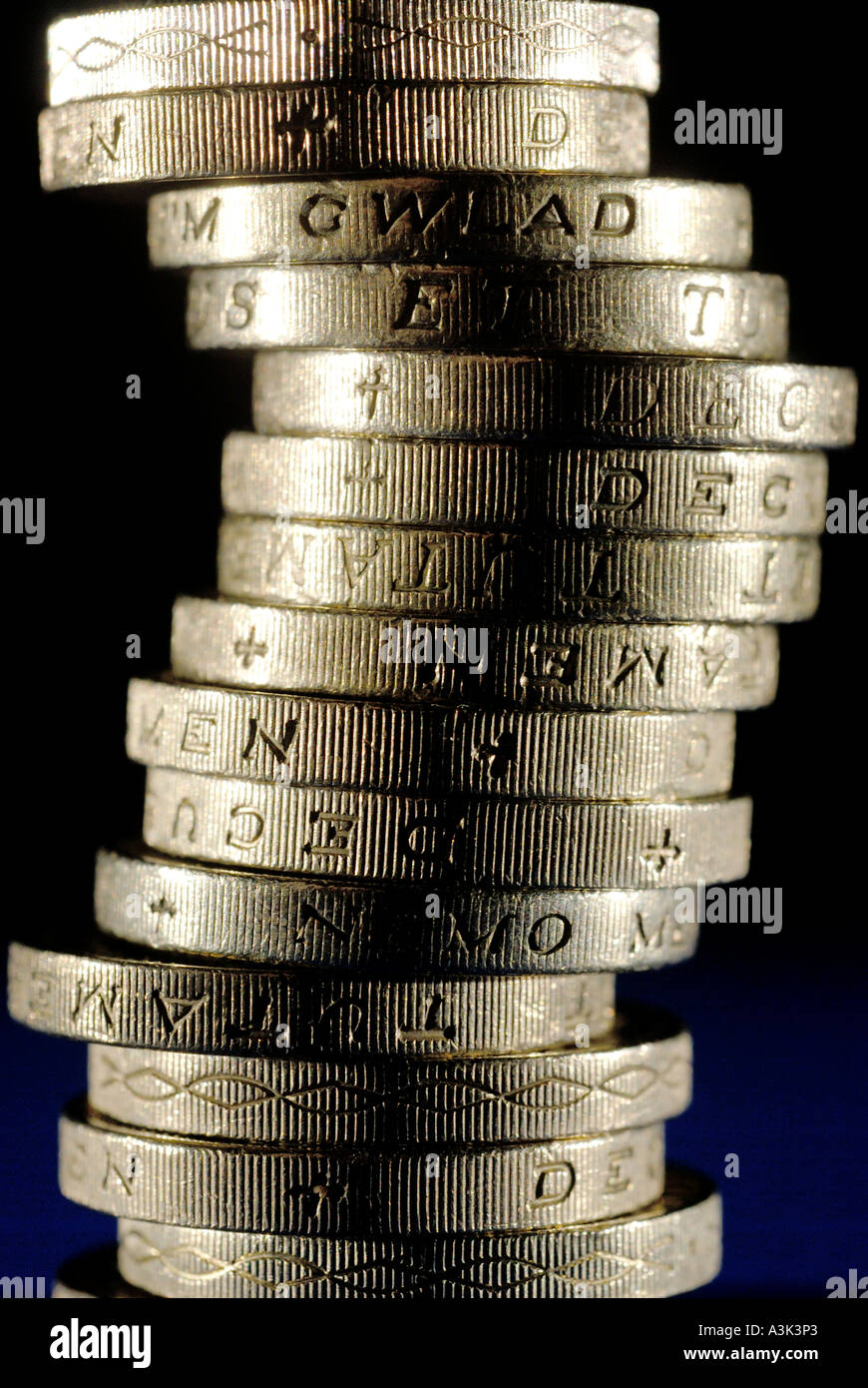 United Kingdom one pound sterling coins Stock Photo - Alamy