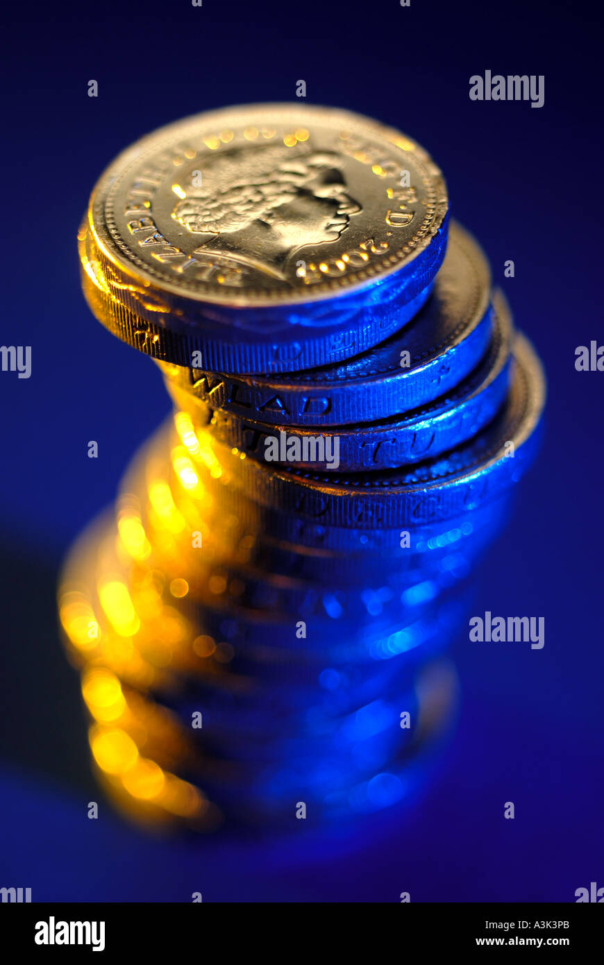 United Kingdom one pound sterling coins Stock Photo - Alamy