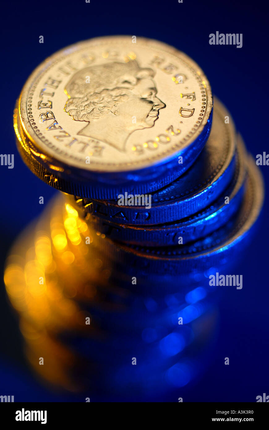 United Kingdom one pound sterling coins Stock Photo - Alamy