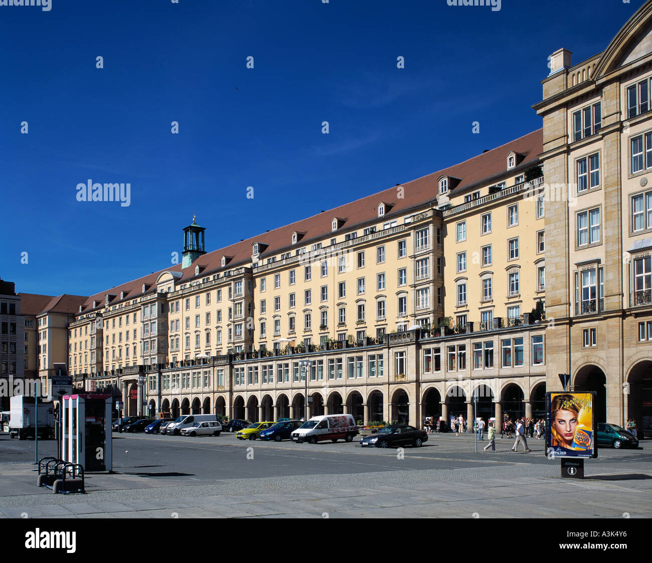 Altmarkt mit Einkaufszentrum Altmarkt-Galerie in Dresden Stock Photo ...