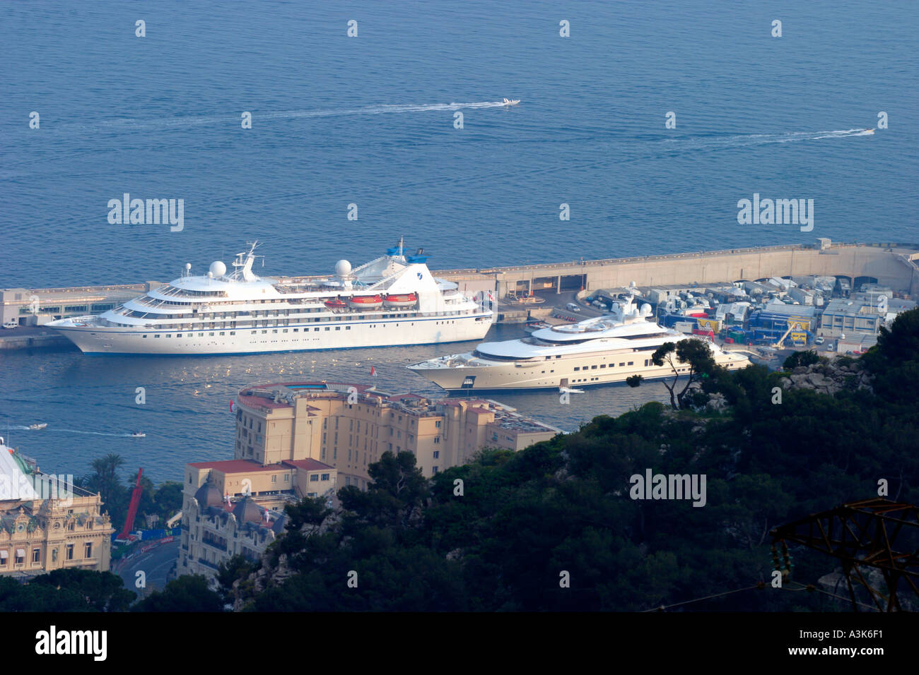 Kreuzfahrtschiff monaco hafen hi-res stock photography and images - Alamy