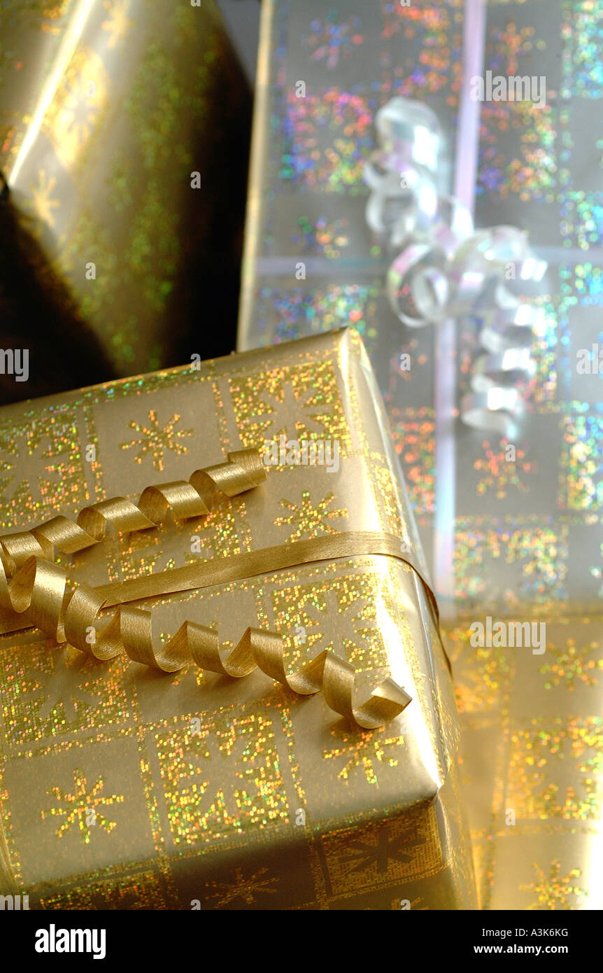 Wrapping up christmas presents hi-res stock photography and images - Alamy