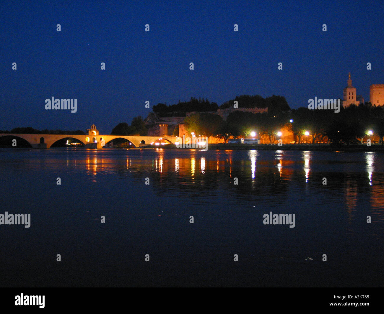 Avignon by night Stock Photo - Alamy