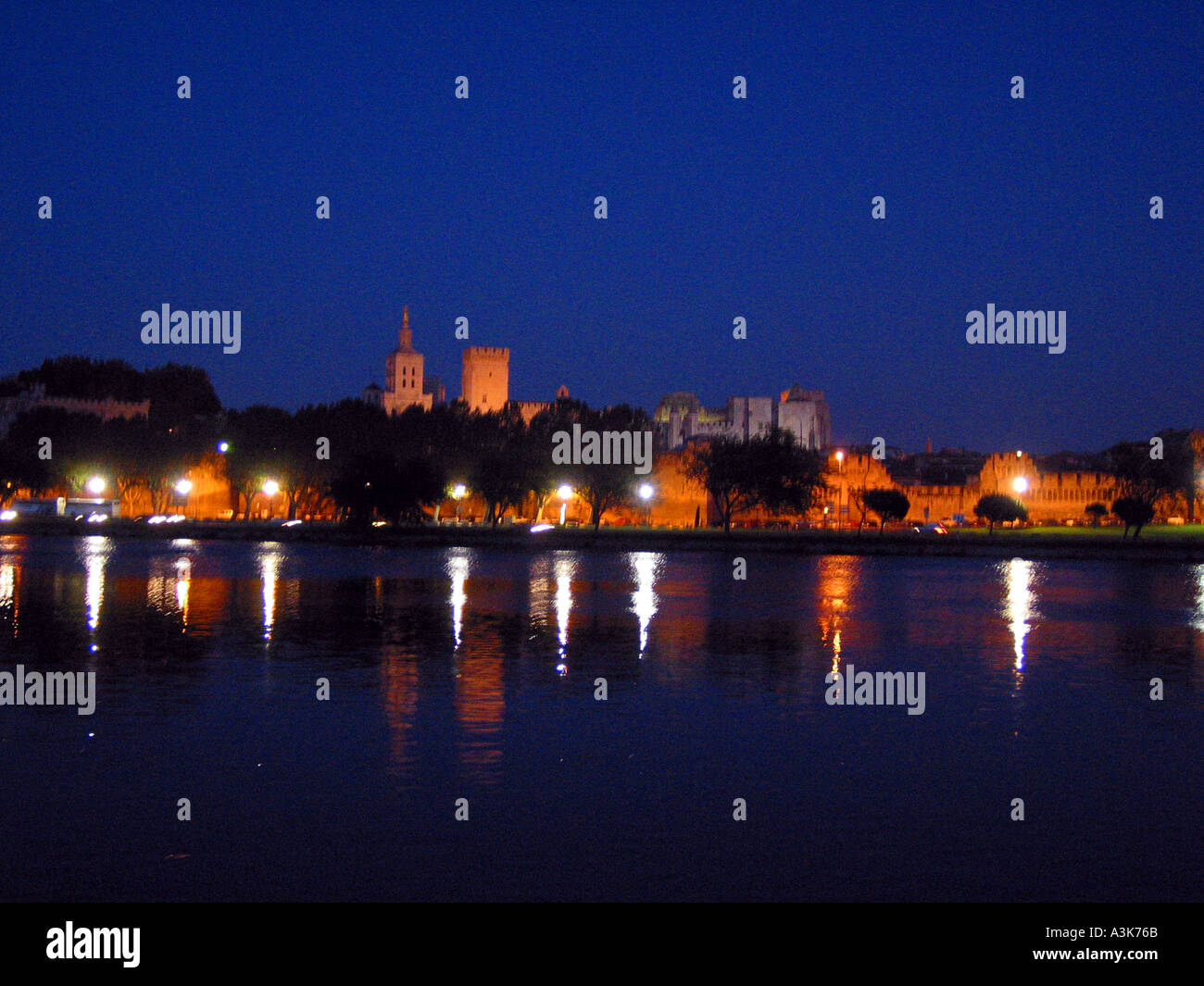 Avignon by night Stock Photo - Alamy
