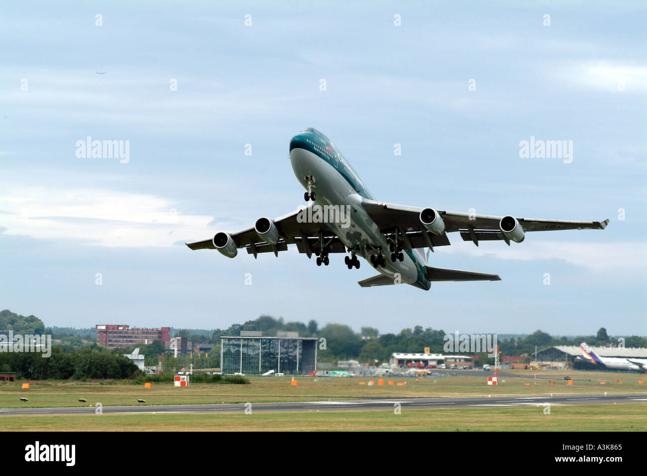 Cathay Pacific Airways 747 400 Jumbo four engined passenger jet Stock ...