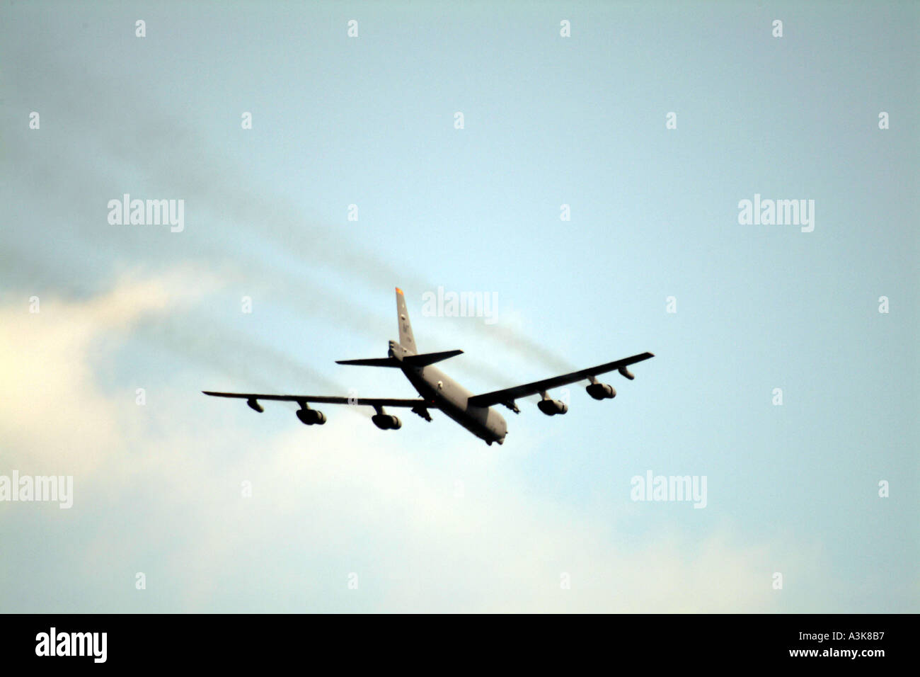 B52H USAF Buff Bomber eight engined military jet over Farnborough ...