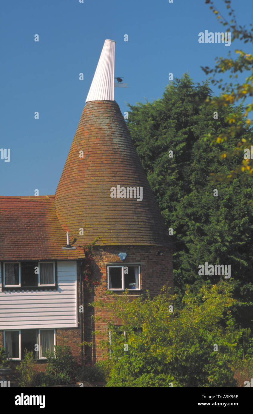 Oast house converted to home hi-res stock photography and images - Alamy