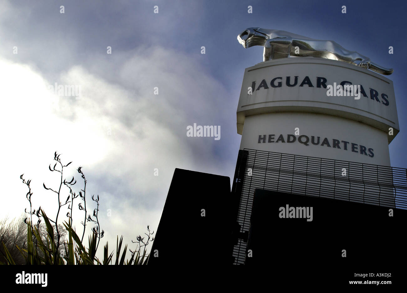 Jaguar cars headquarters factory uk hi-res stock photography and images ...