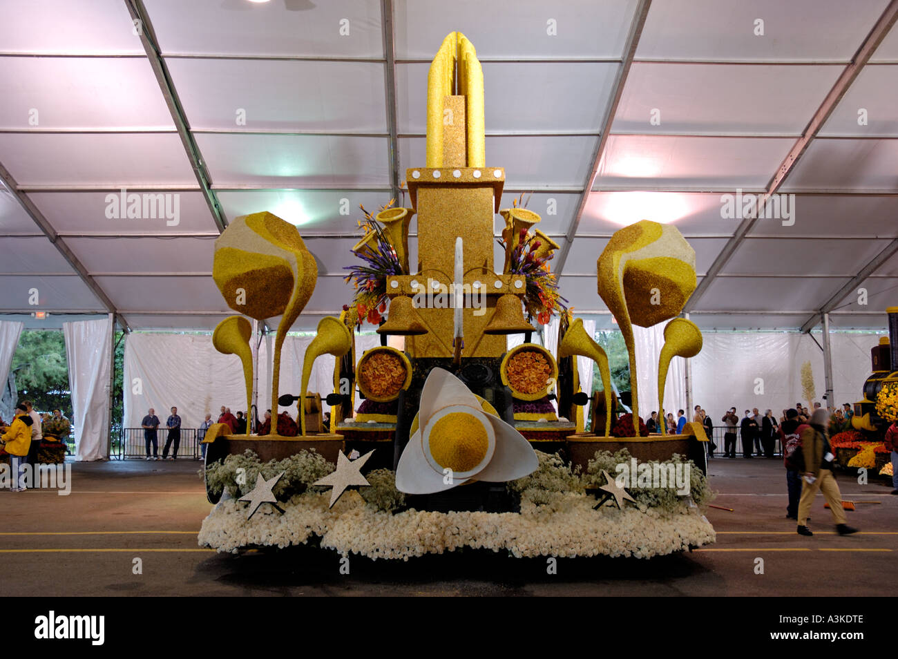 It's Magical, City of Cerritos float. Magical Music Machine Stock Photo ...