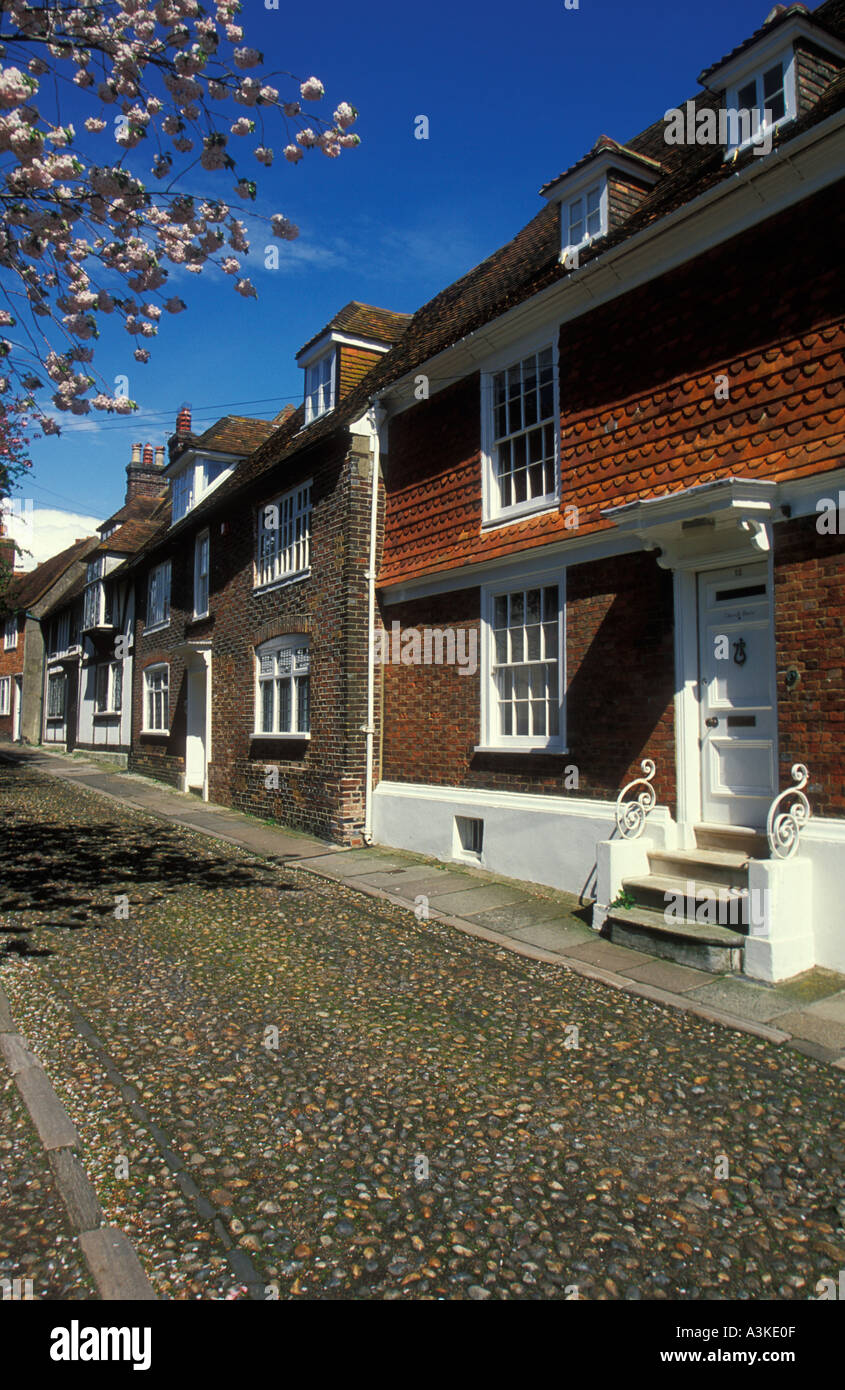 Old english pantiles hi-res stock photography and images - Alamy