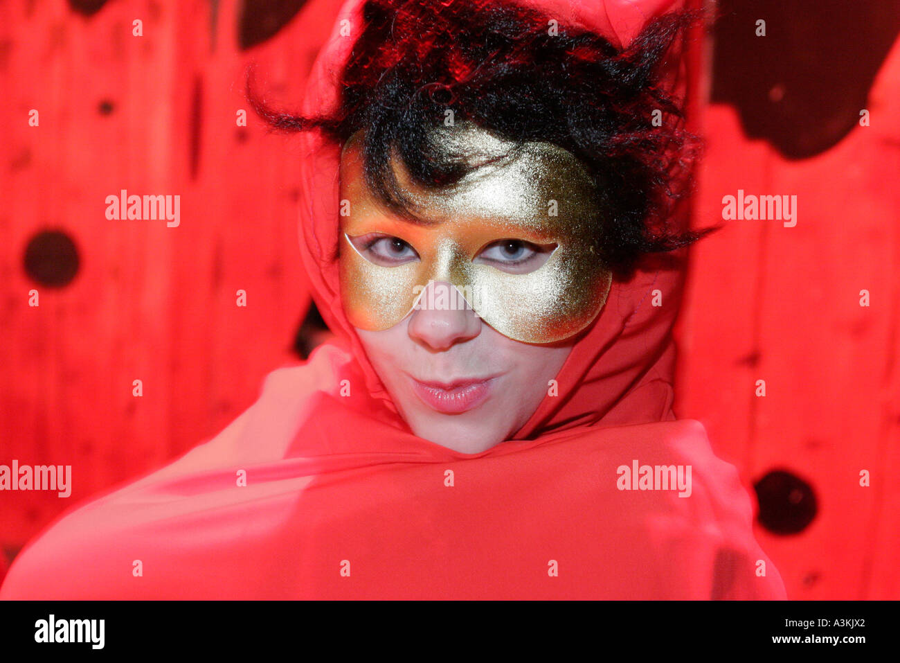 Mask in face actors hi-res stock photography and images - Alamy