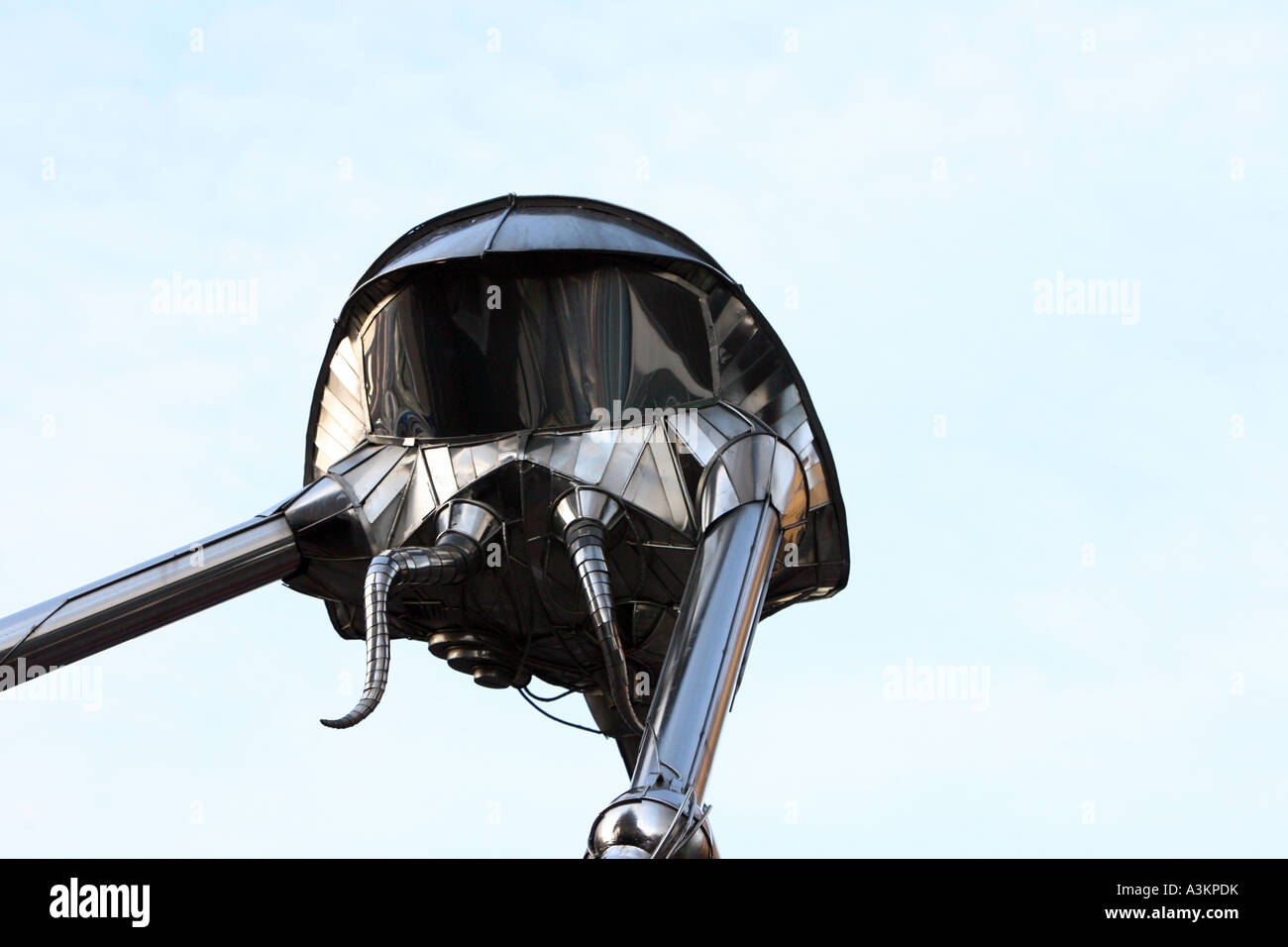 A War of the Worlds Alien metal Sculpture Statue on the High Street in ...