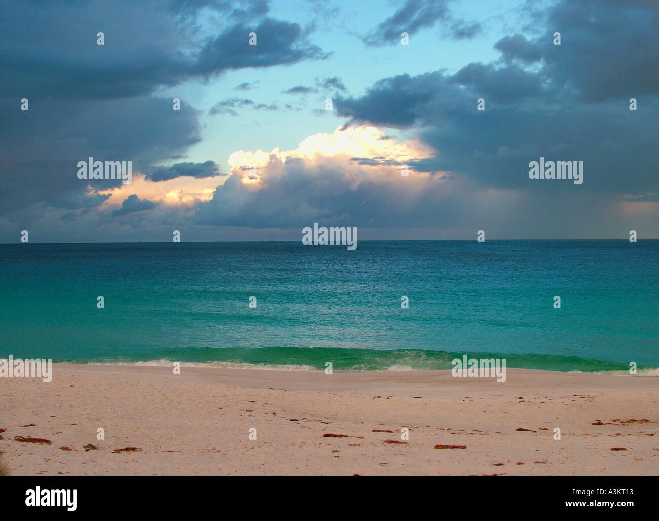 Australian beach scene Queensland Stock Photo - Alamy