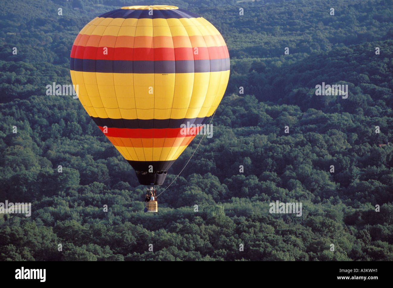 Hovering overhead hi-res stock photography and images - Alamy