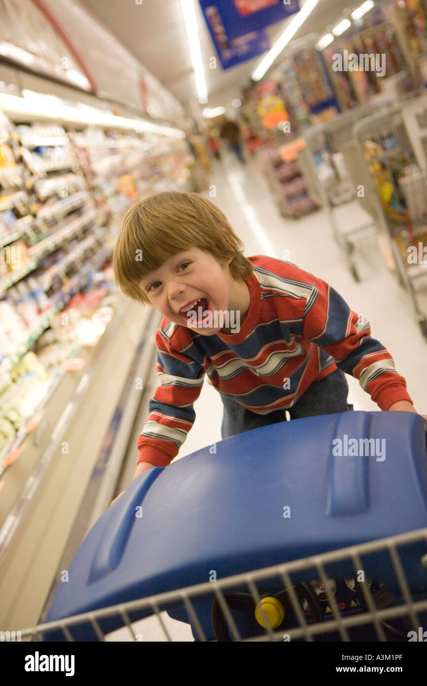 Child scream grocery store hi-res stock photography and images - Alamy