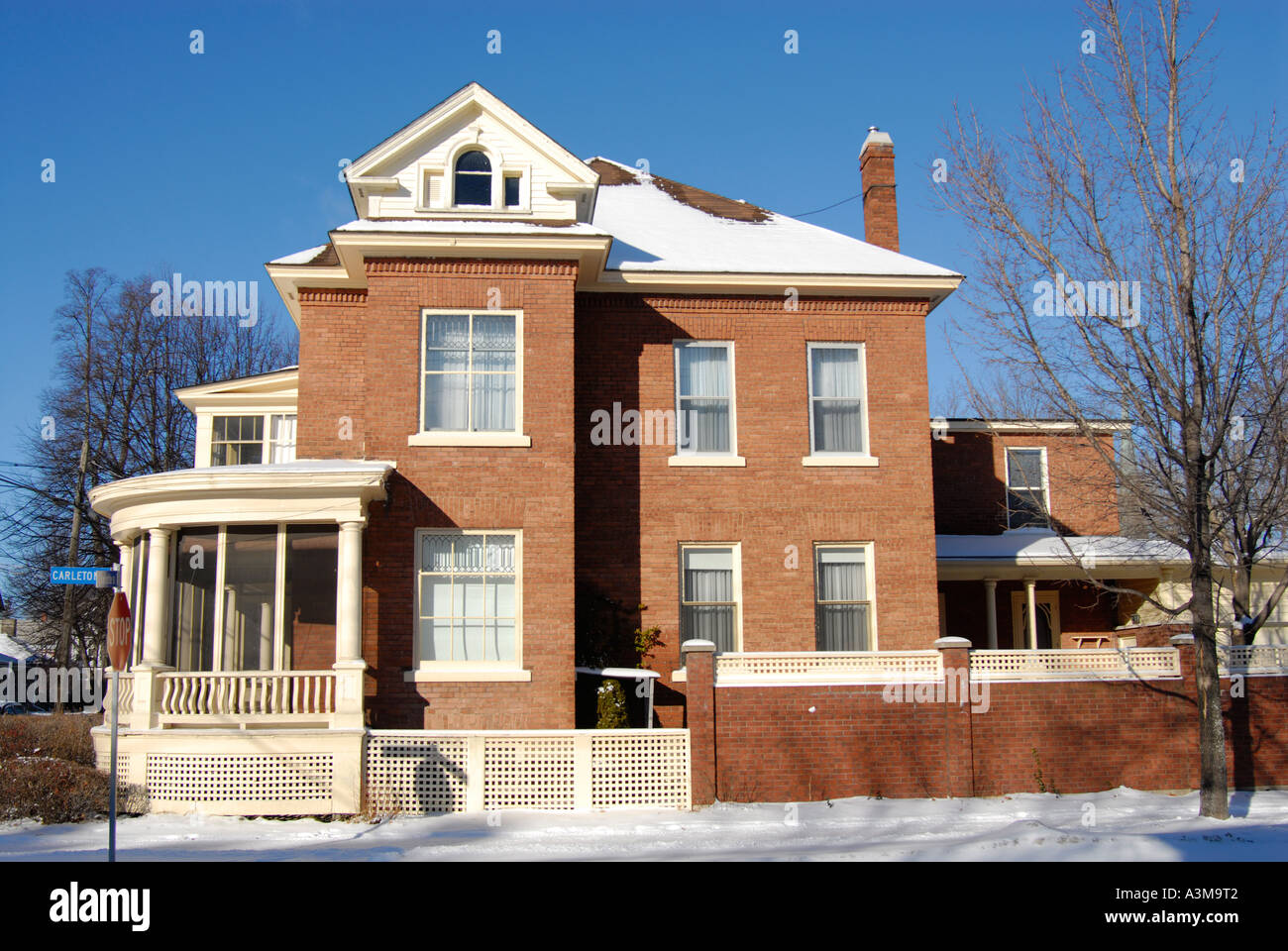 Examples of Canadian Victorian house architecture from the 19th century ...