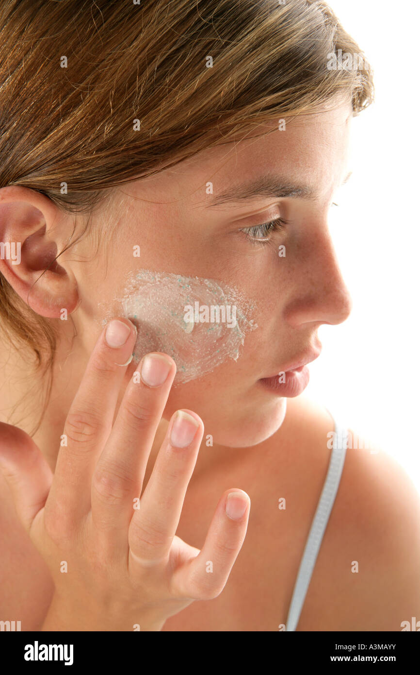 Pretty girls face side view hi-res stock photography and images - Alamy