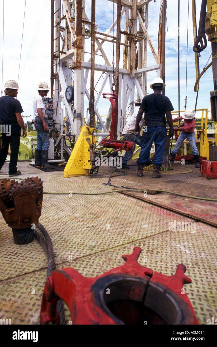 Oil rig workers america hi-res stock photography and images - Alamy