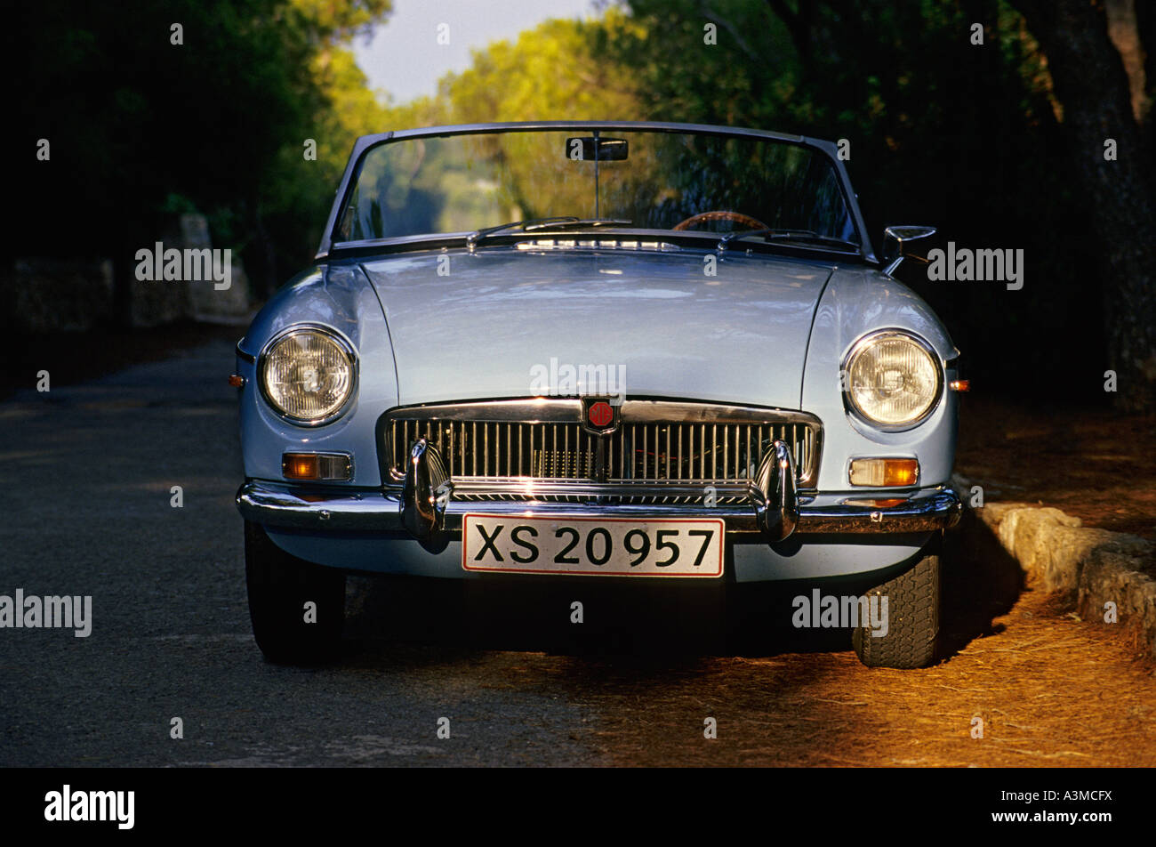 Mg car 1970s hi-res stock photography and images - Alamy