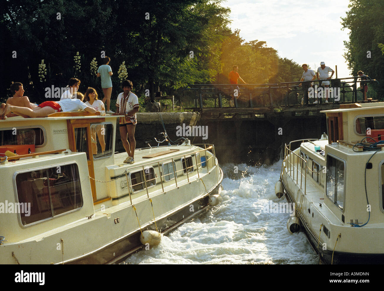 Sluice of trebes at canal du midi hi-res stock photography and images ...